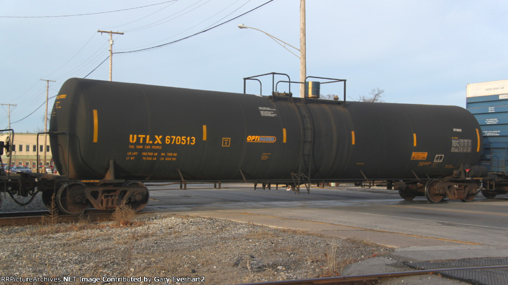 UTLX 670513 - Union Tank Car Co