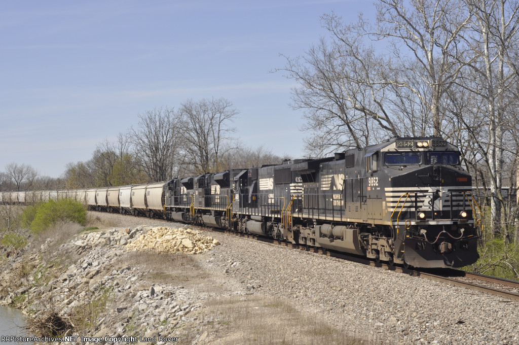 NS 9852 On NS 47 R Eastbound