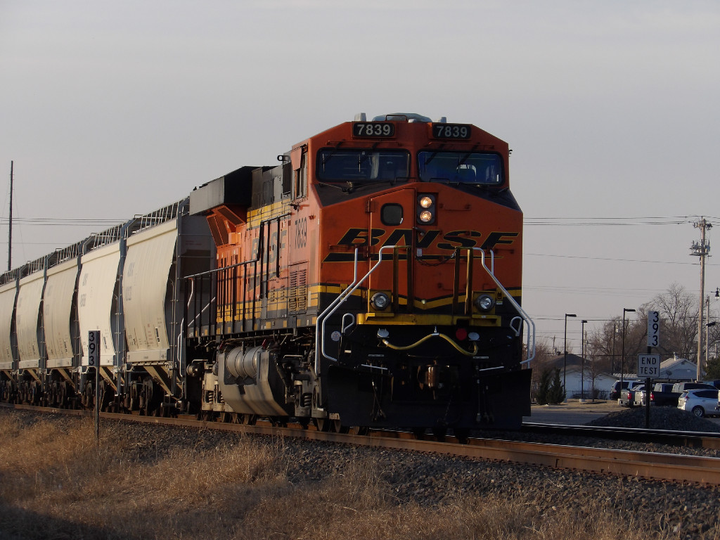 BNSF ES44DC 7839