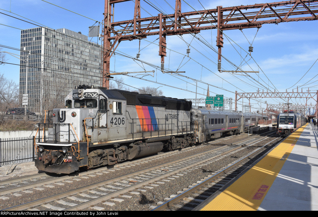 NJT GP40PH-2 leading the 4:47 to Hackettstown