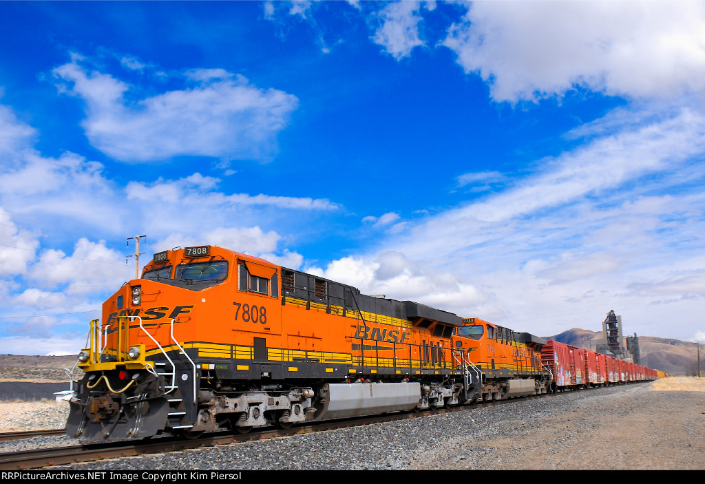 BNSF 7808 7748 Pushers