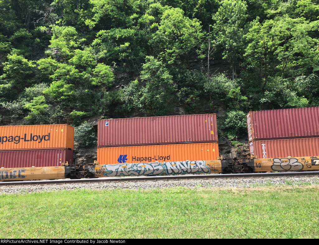 FCIU 872351, HLXU 828809