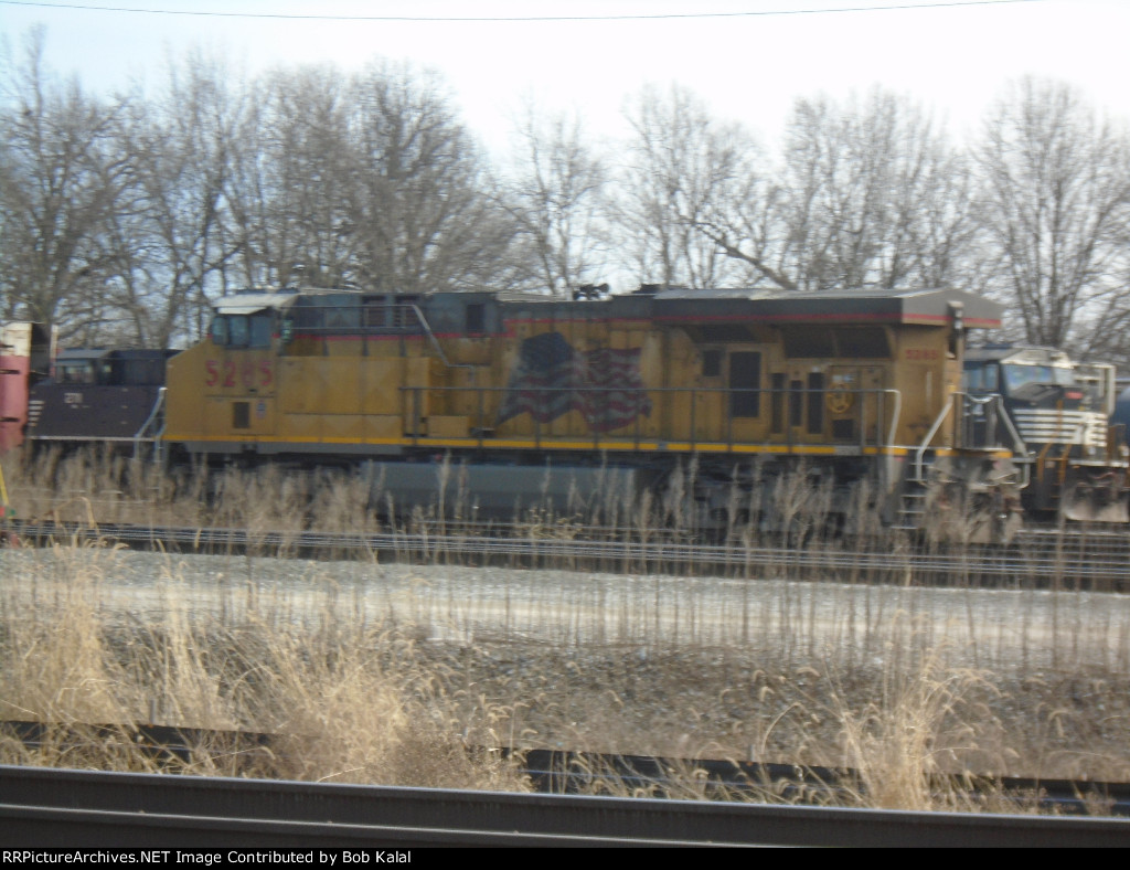 Lafayette NS Yard South Side of Town UP 5285