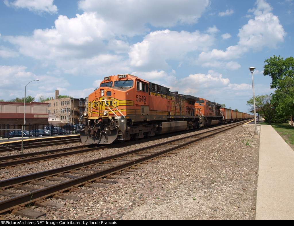 BNSF 5649