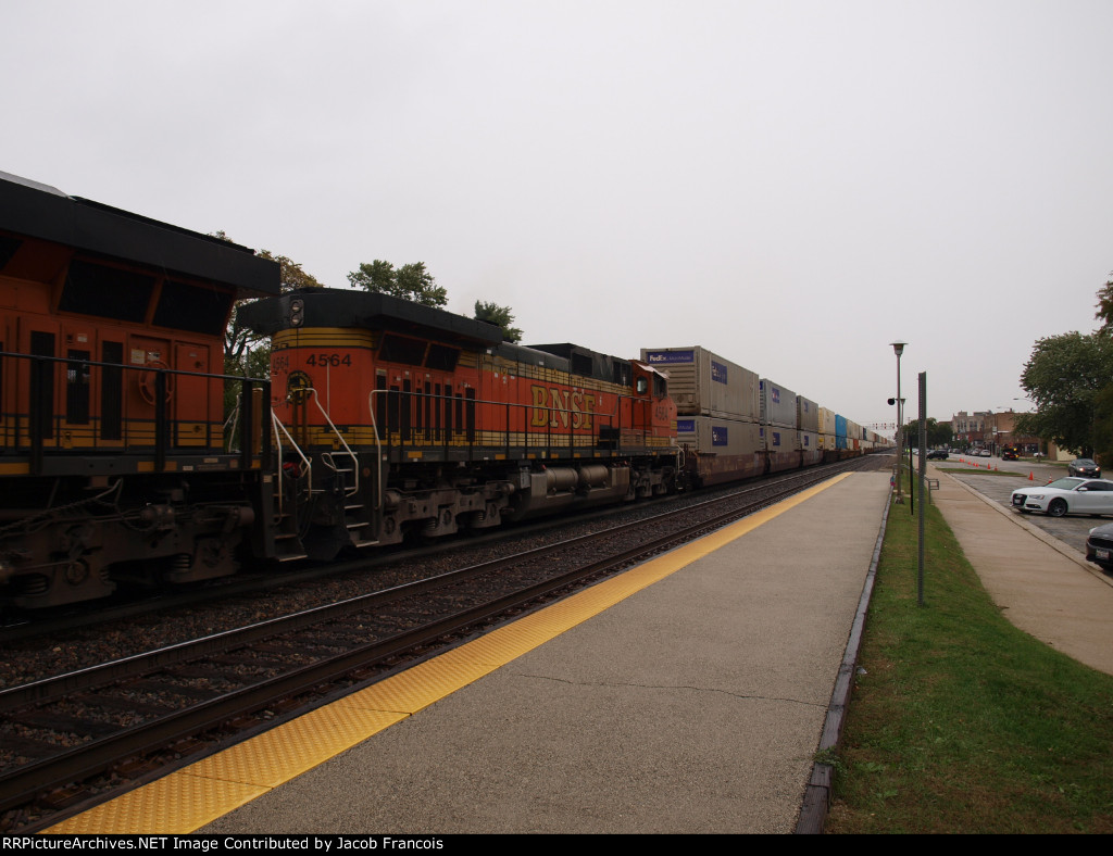 BNSF 4564