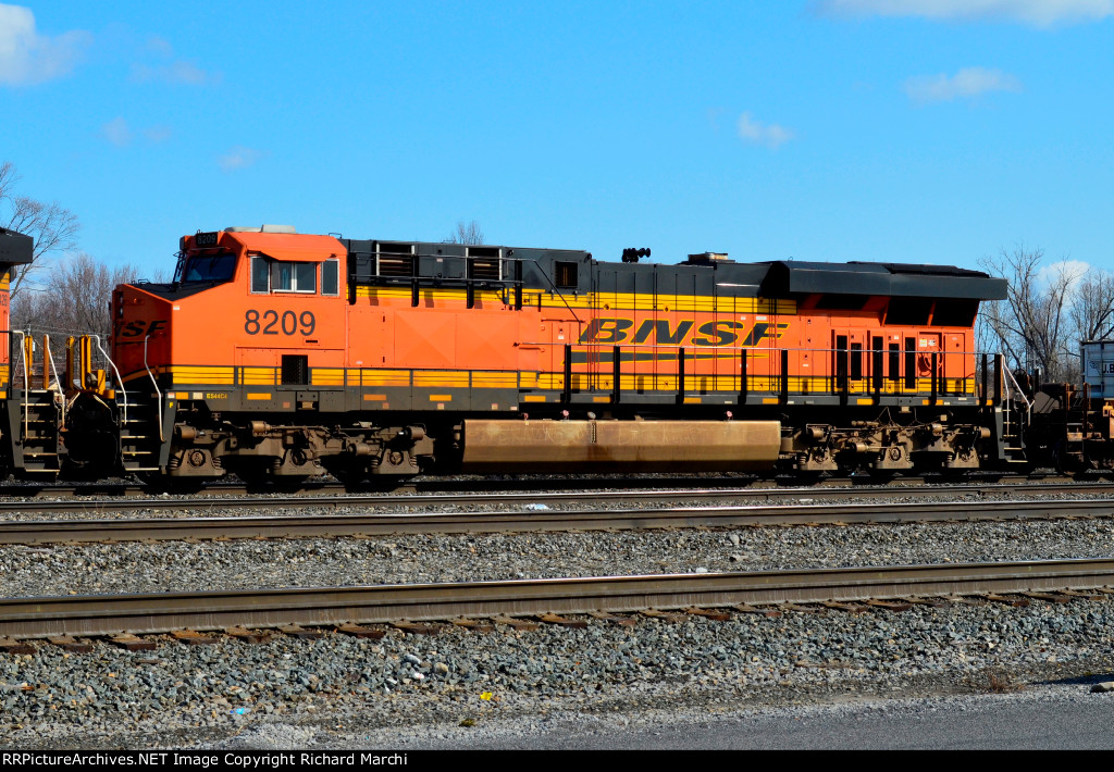 BNSF 8209