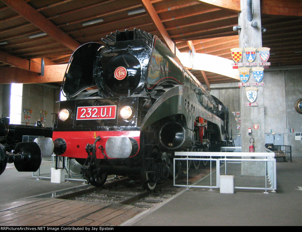 Semi-Streamlined Express Train engine