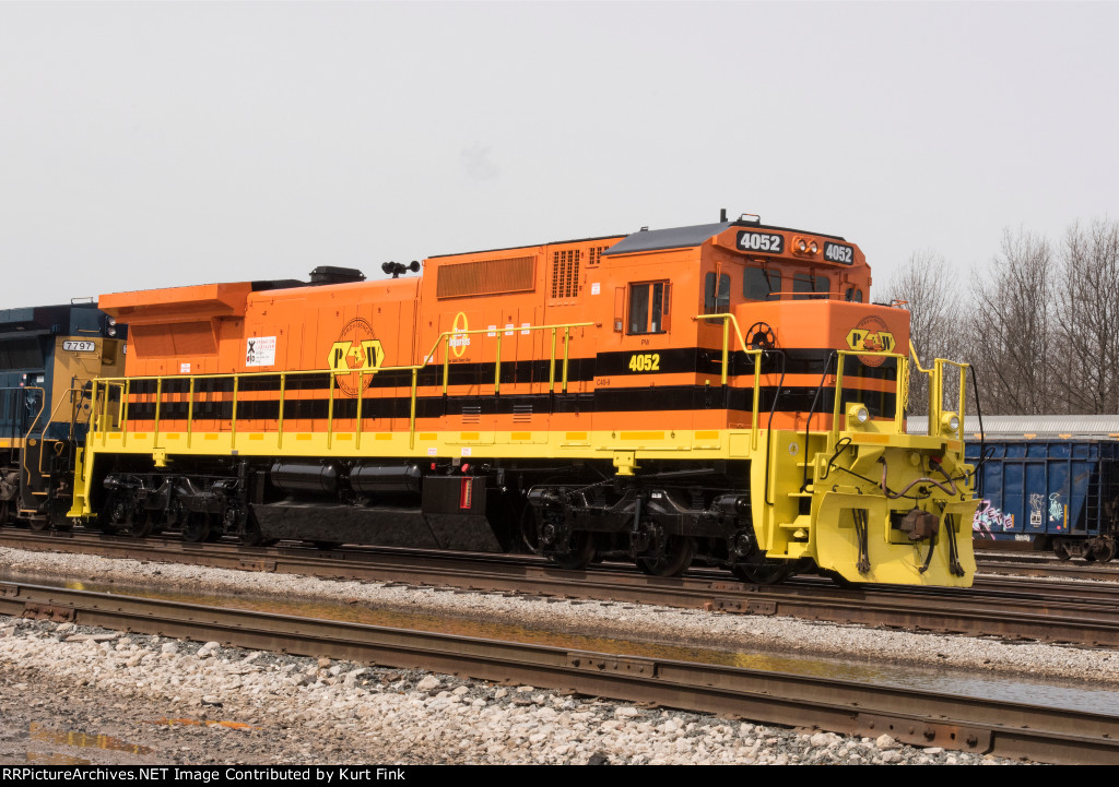 PW 4052 GE C40-8 (ex. NS 8732) October 1992