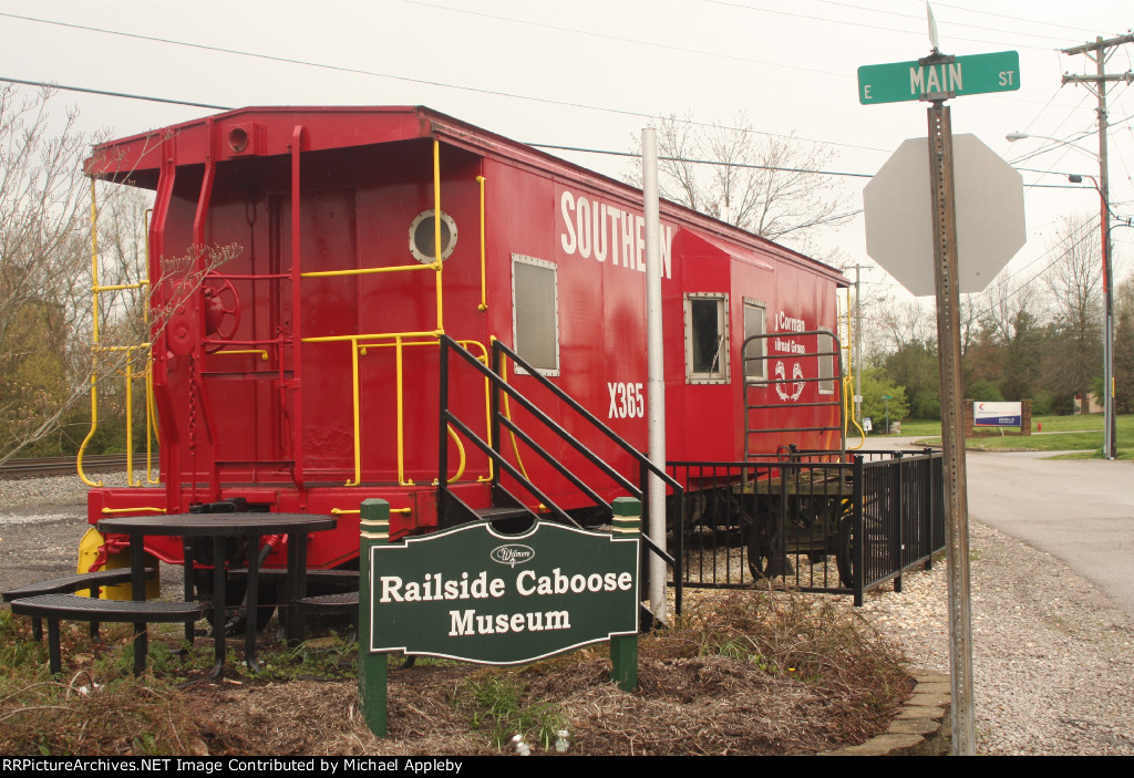 Railside Caboose Museum X365