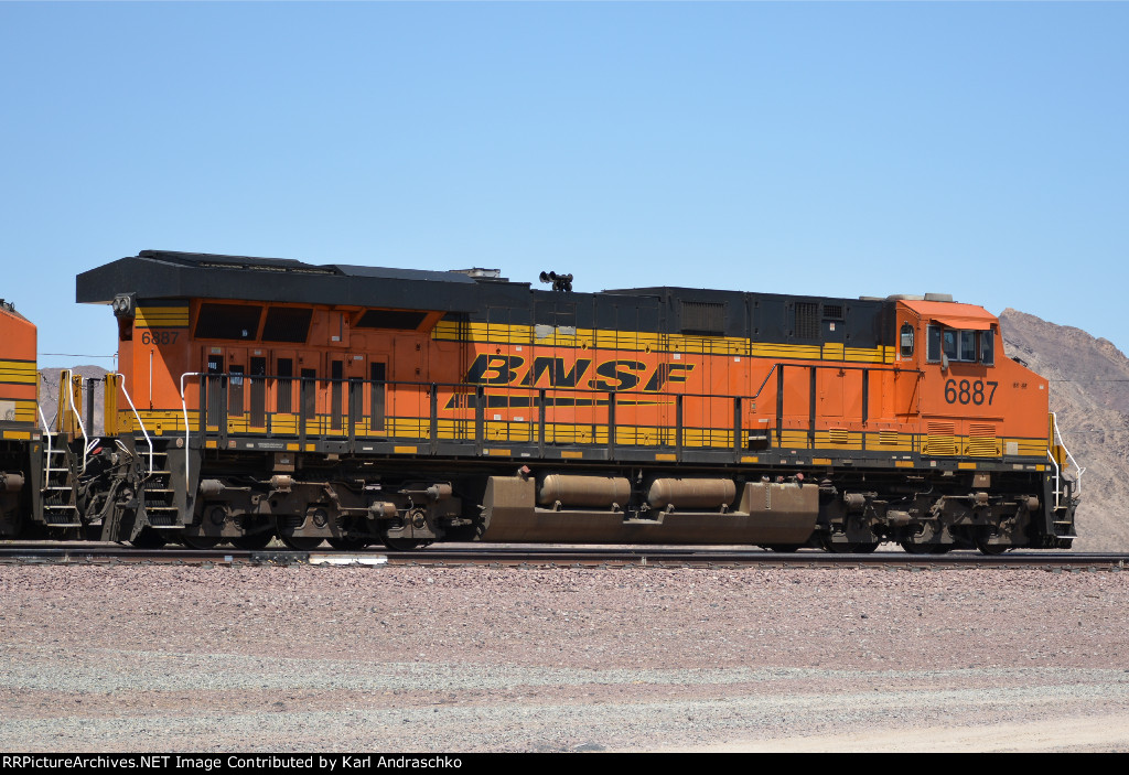BNSF 6887