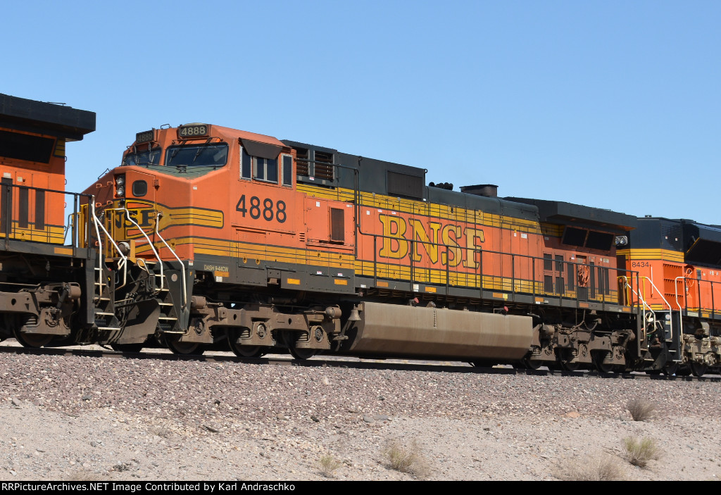 BNSF 4888