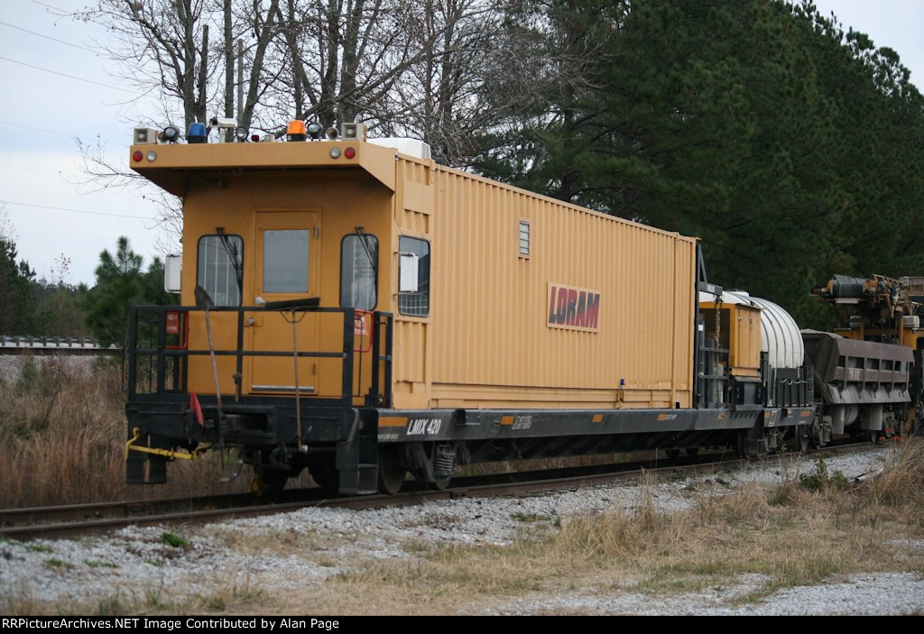 LORAM LMIX420 lays over
