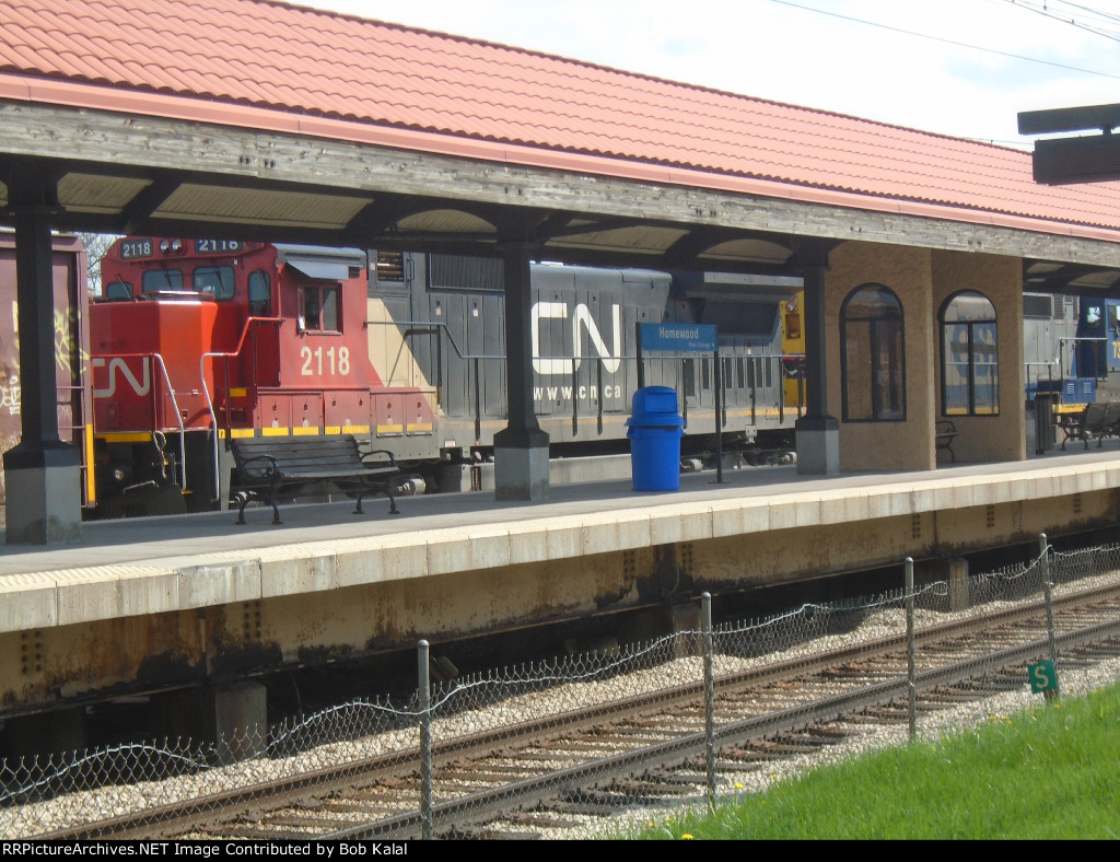 CSX 7371 Lease Unit & CN 2118 moving Southbound