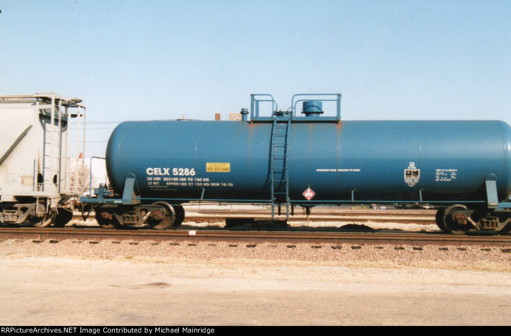 blue tank car