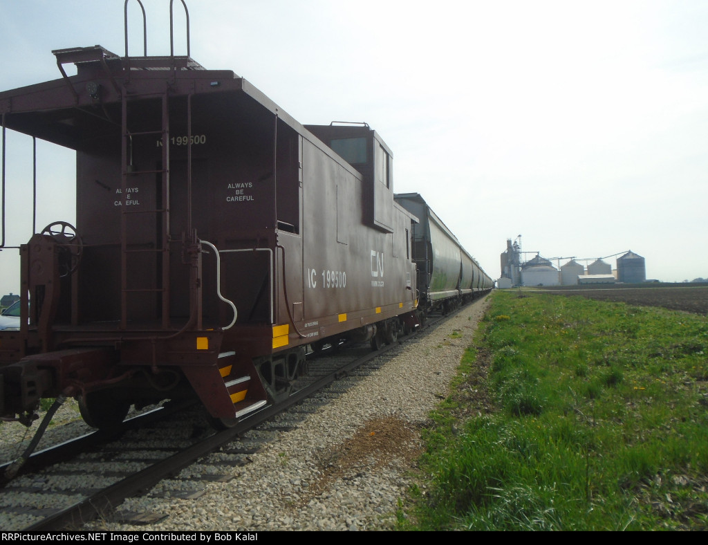 IC 19?500 CN Caboose