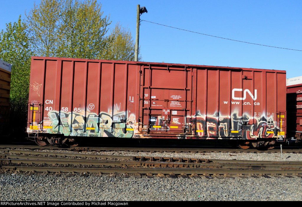 CN 405865 50-6 ft Single Door Excess Height Boxcar (side A)