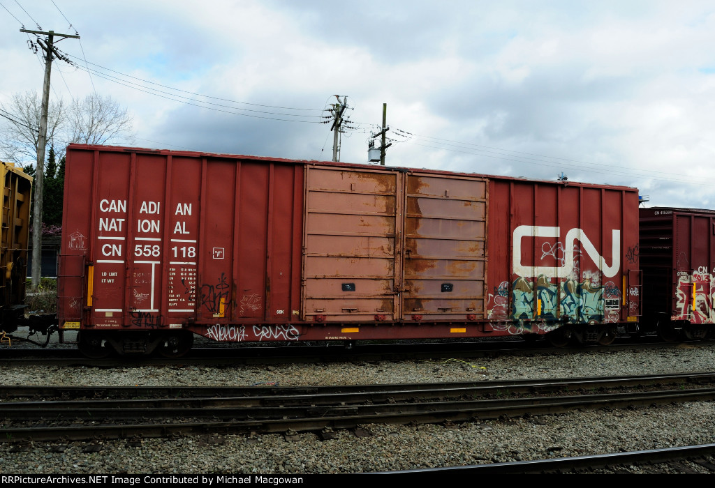 CN 558118 52-8 ft Double Door Excess Height Boxcar (side A)