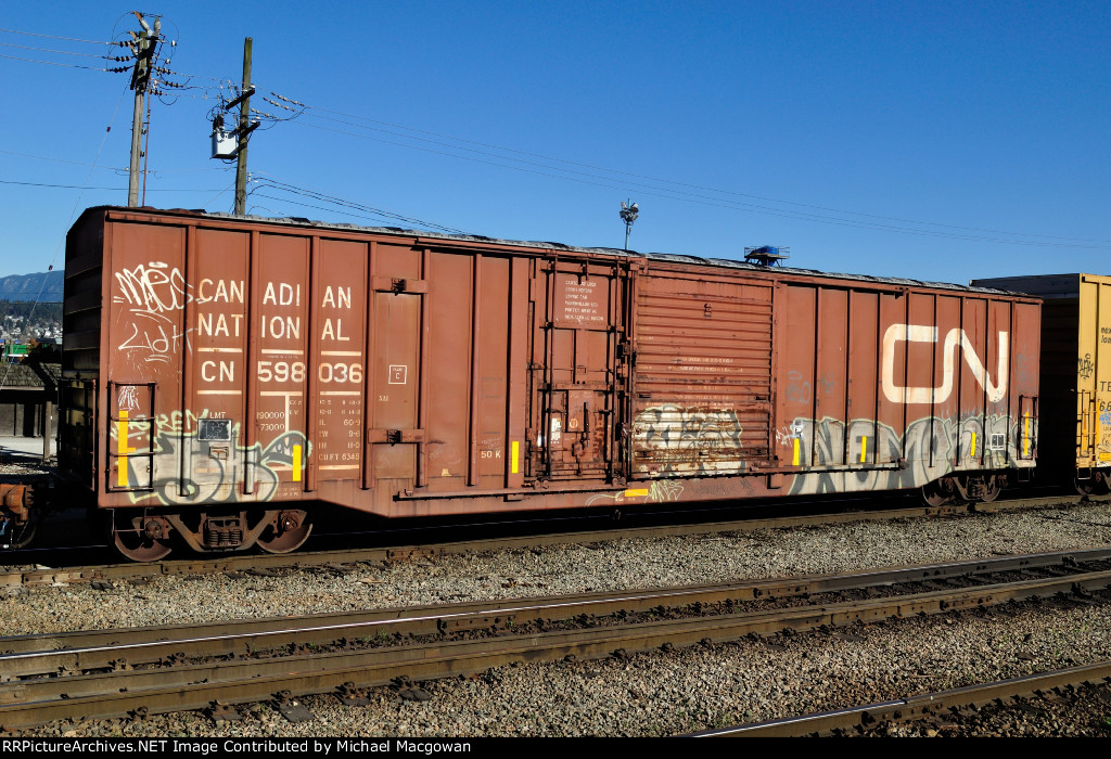 CN 598036 60-9 ft Combination Door Boxcar (side B)