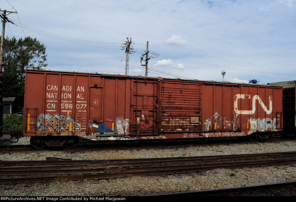 CN 598077 60-9 ft Combination Door Boxcar (side A)