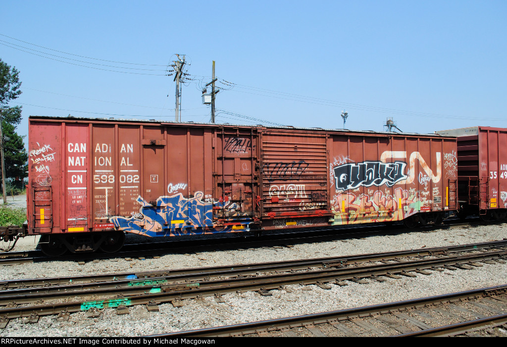CN 598082 60-9 ft Combination Door Boxcar (side A)