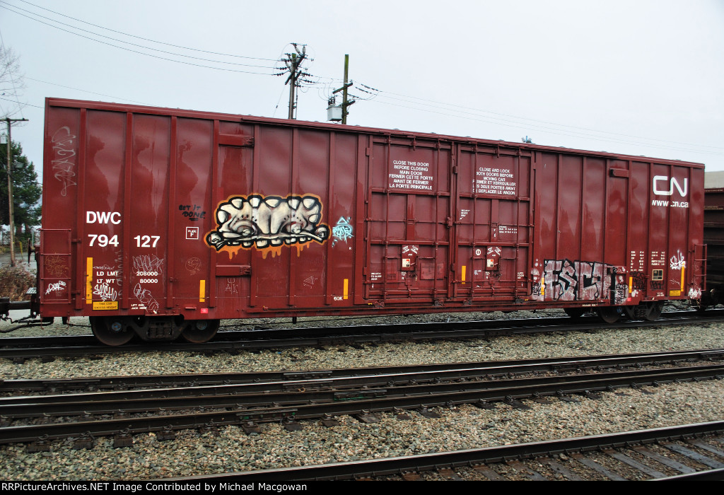 DWC 794127 60-9 ft Double Door Excess Height Boxcar CN RAIL (side B)