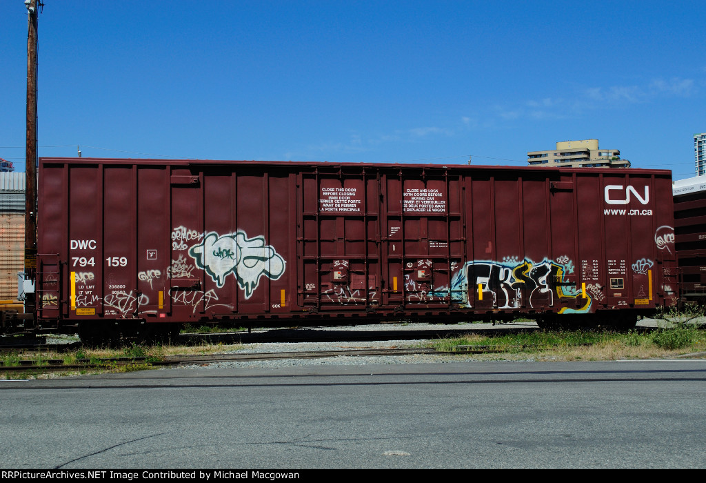 DWC 794159 60-9 ft Double Door Excess Height Boxcar CN RAIL (side A)