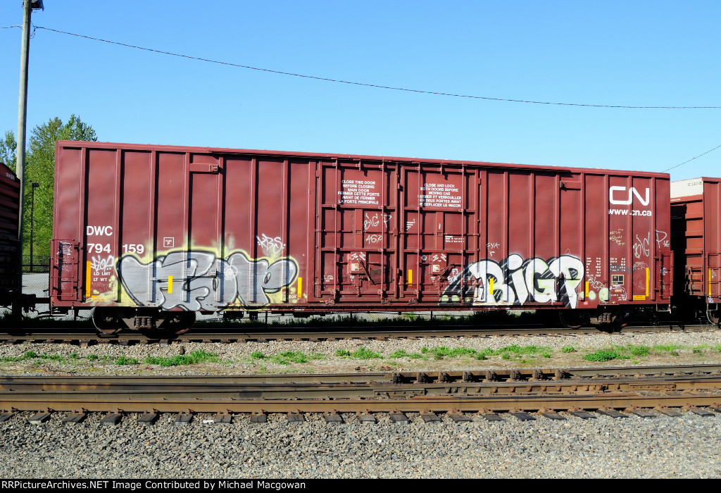 DWC 794159 60-9 ft Double Door Excess Height Boxcar CN RAIL (side B)
