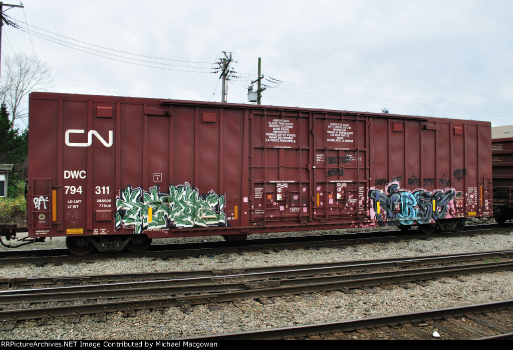 DWC 794311 60-9 ft Double Door Excess Height Boxcar CN RAIL (side A)