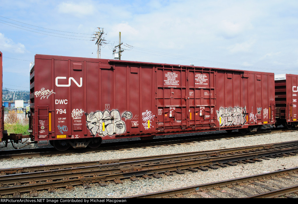 DWC 794404 60-9 ft Double Door Excess Height Boxcar CN RAIL (side A)