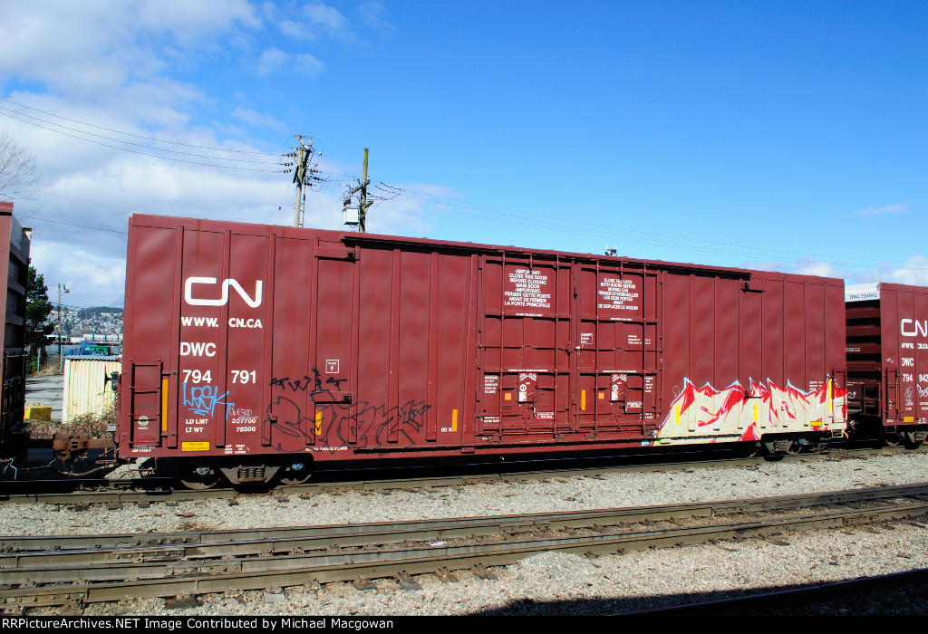 DWC 794791 60-9 ft Double Door Excess Height Boxcar CN RAIL (side A)