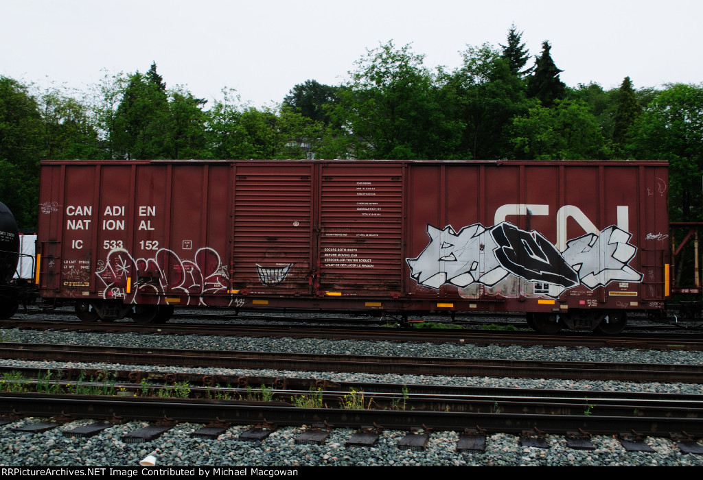 IC 533152 60-9 ft Double Door Excess Height Boxcar CN RAIL (side B)