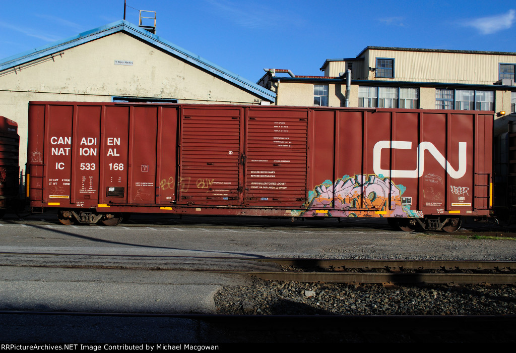 IC 533168 60-9 ft Double Door Excess Height Boxcar CN RAIL (side B)