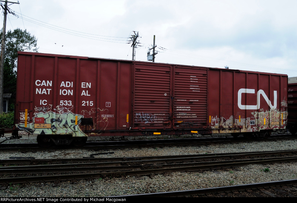 IC 533215 60-9 ft Double Door Excess Height Boxcar CN RAIL (side B)