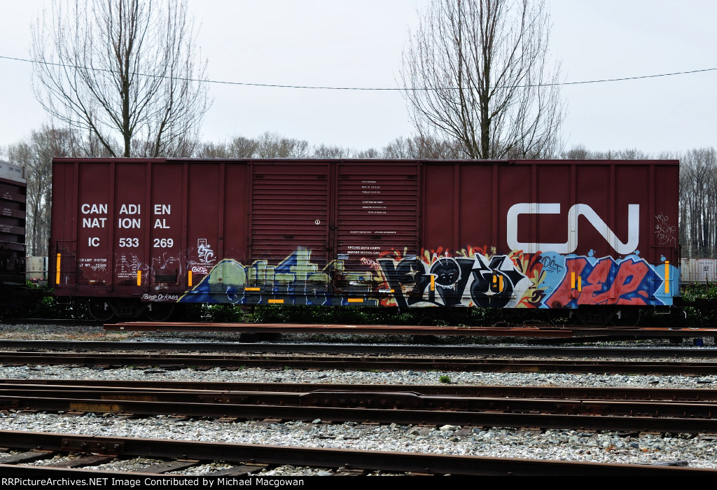 IC 533269 60-9 ft Double Door Excess Height Boxcar CN RAIL (side B)