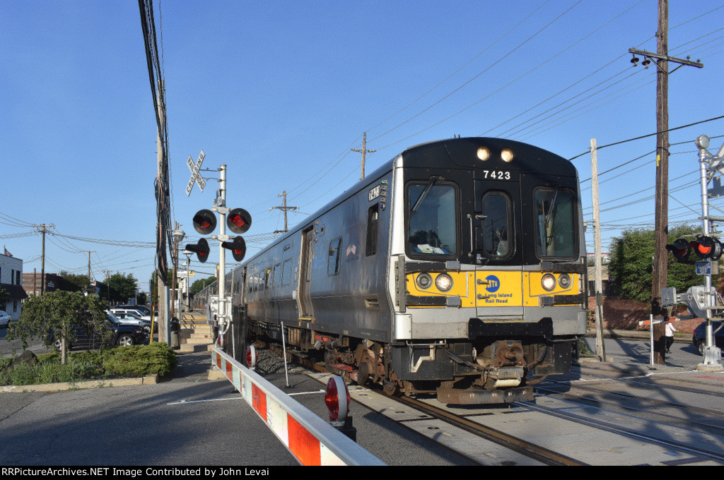 LIRR westbound M7 set