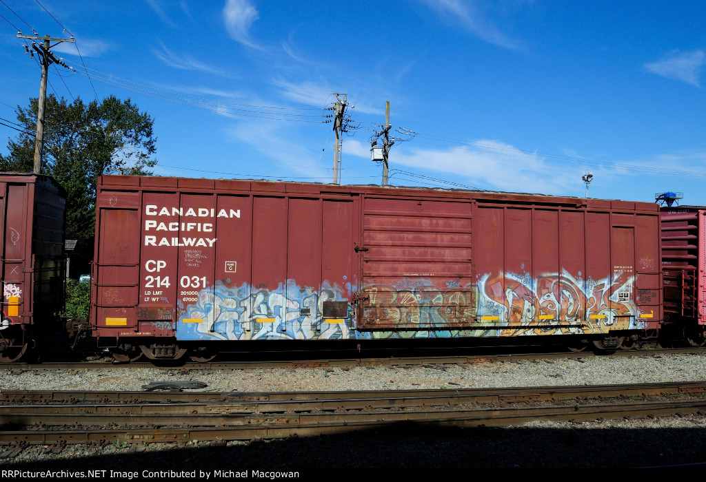 CP 214031 50-6 ft Single Door Boxcar (side A)