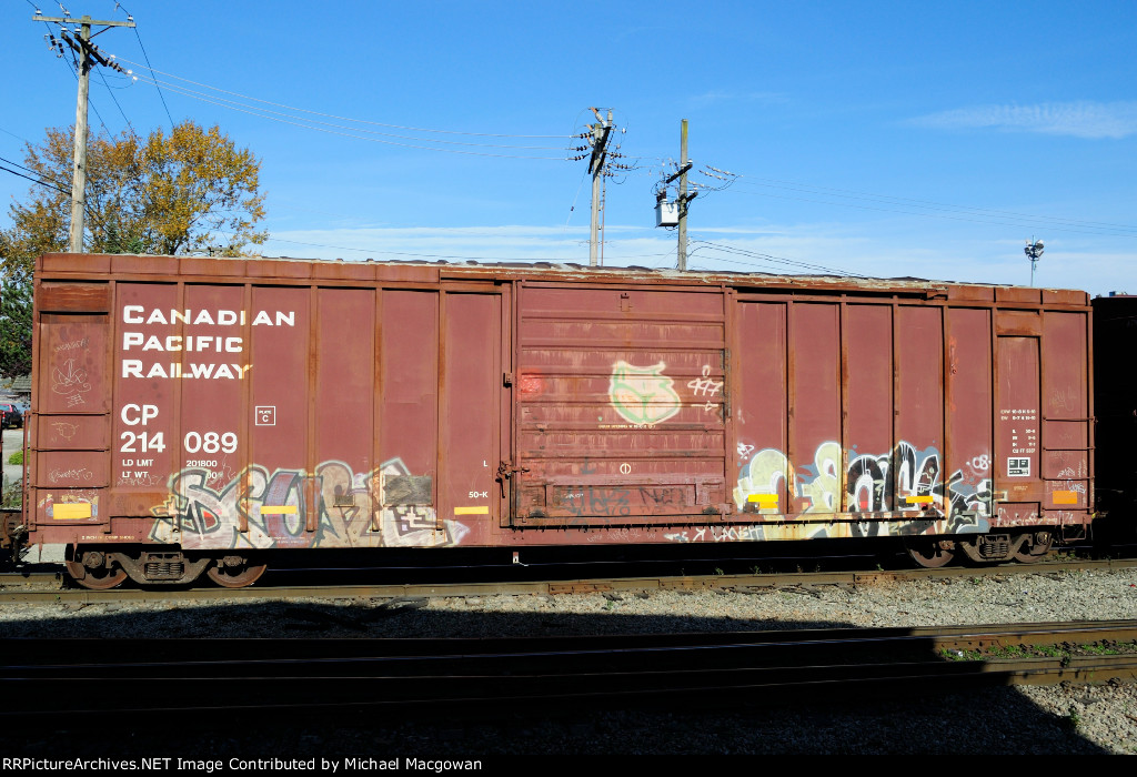 CP 214089 50-6 ft Single Door Boxcar (side B)