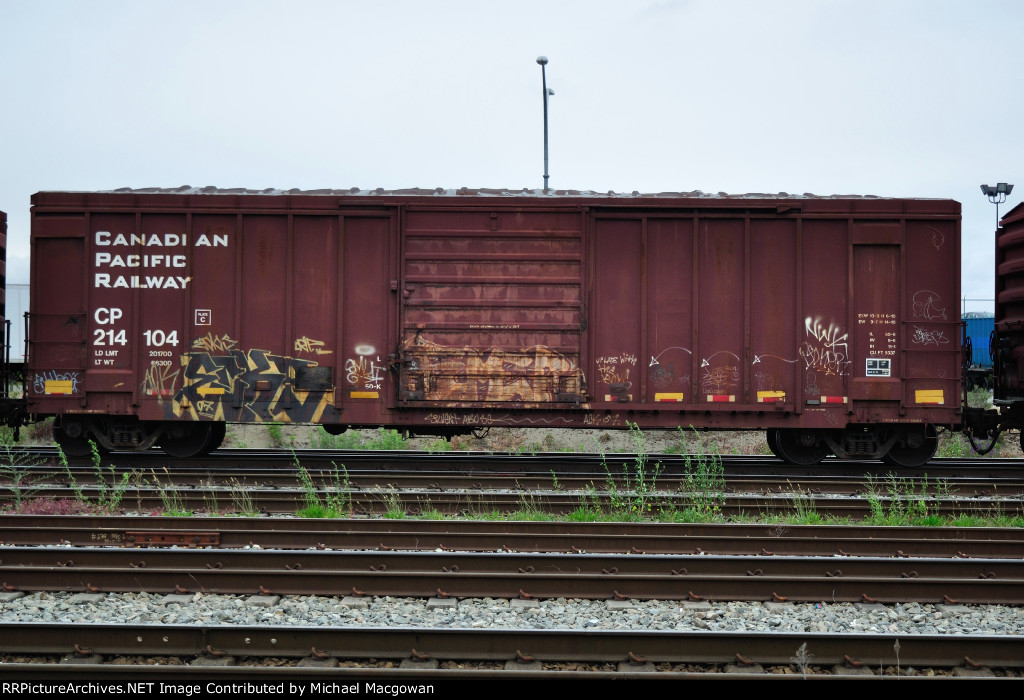 CP 214104 50-6 ft Single Door Boxcar (side A)