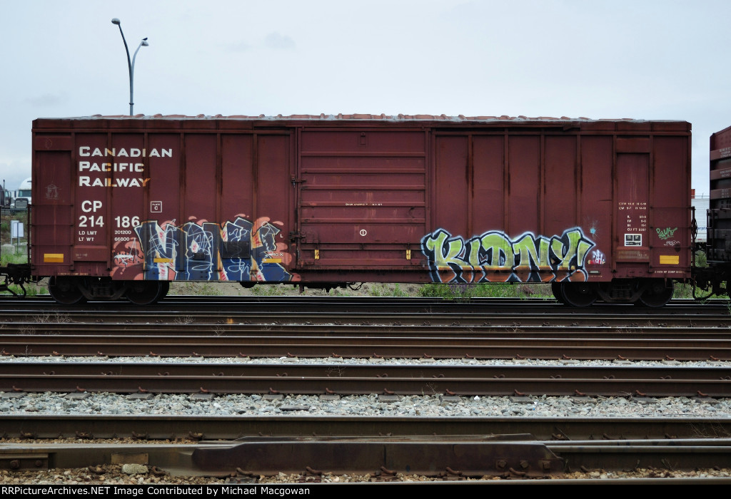 CP 214186 50-6 ft Single Door Boxcar (side A)