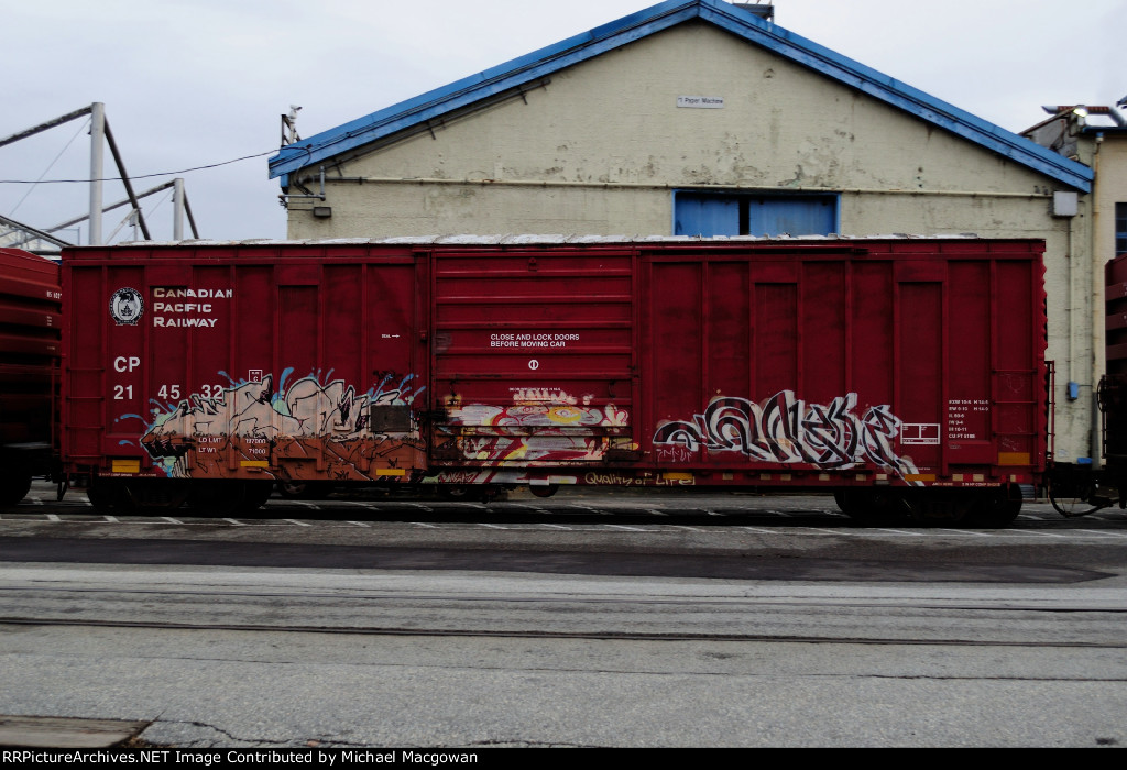 CP 214532 50-6 ft Single Door Boxcar (side B)