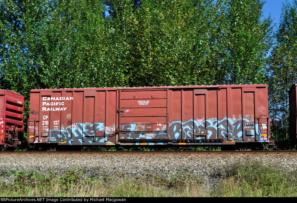 CP 216137 50-6 ft Single Door Boxcar (side B)
