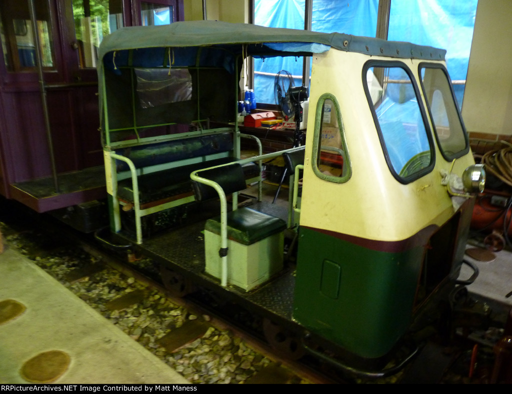 Rail cart