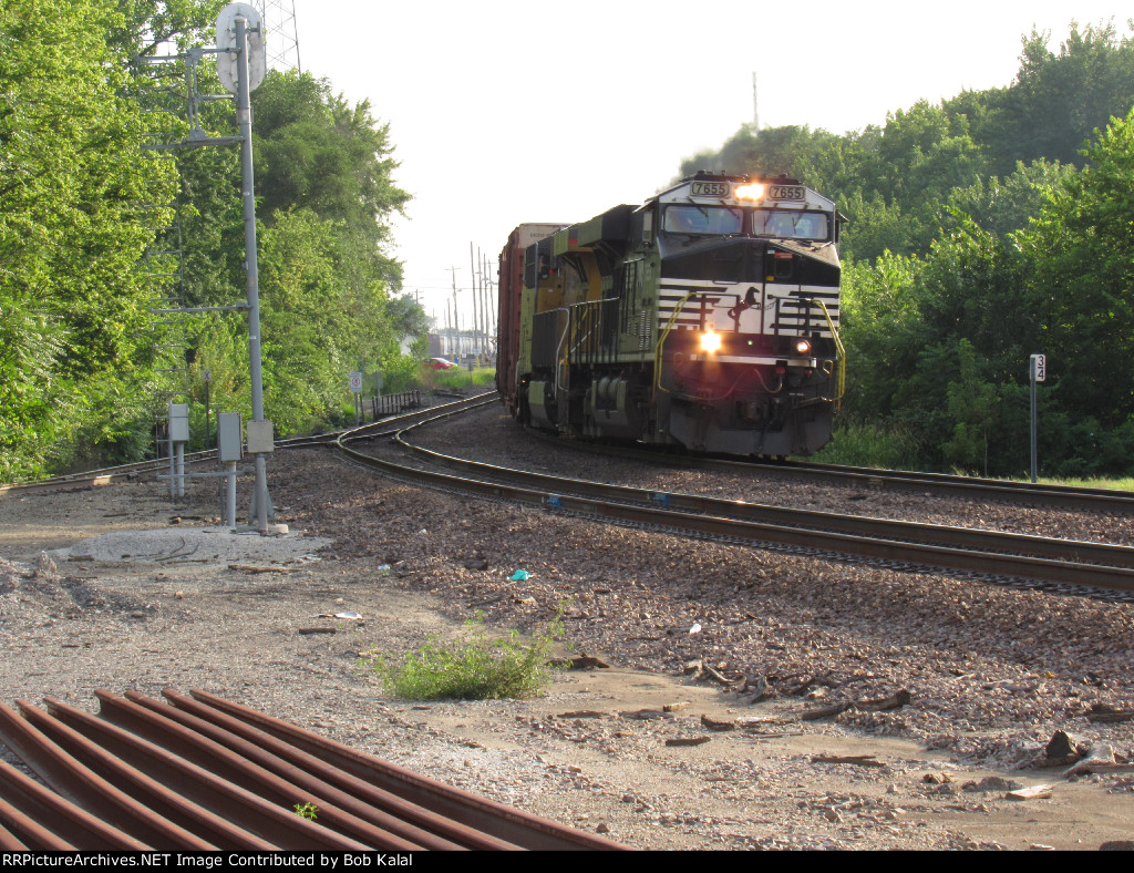 NS 7655 & UP 7944 headed north
