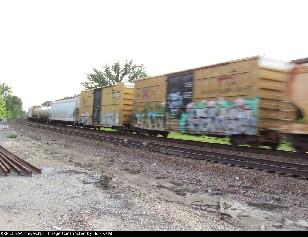 NS 7655 & UP 7944 headed north