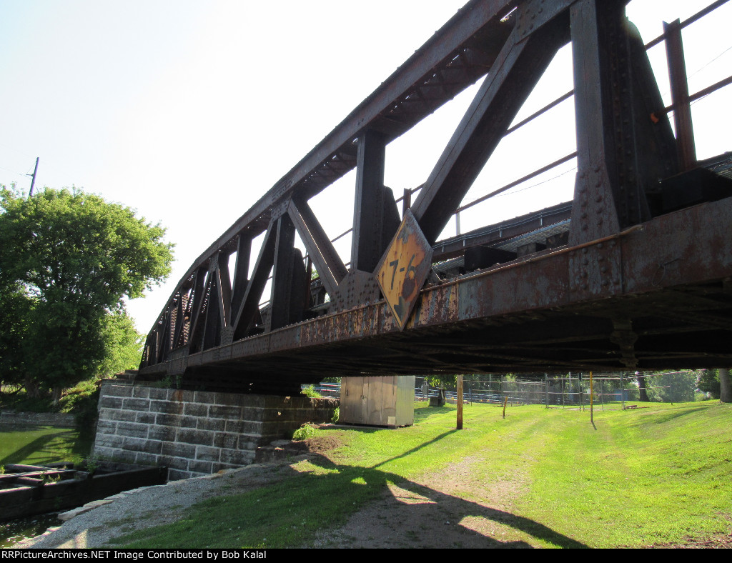Wisconsin Central Railroad spur to Expera. Railroad bridge crossing the ...