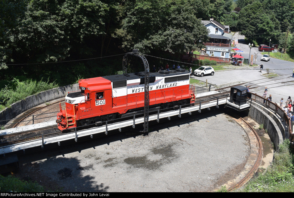 WMSR 501 on Turntable