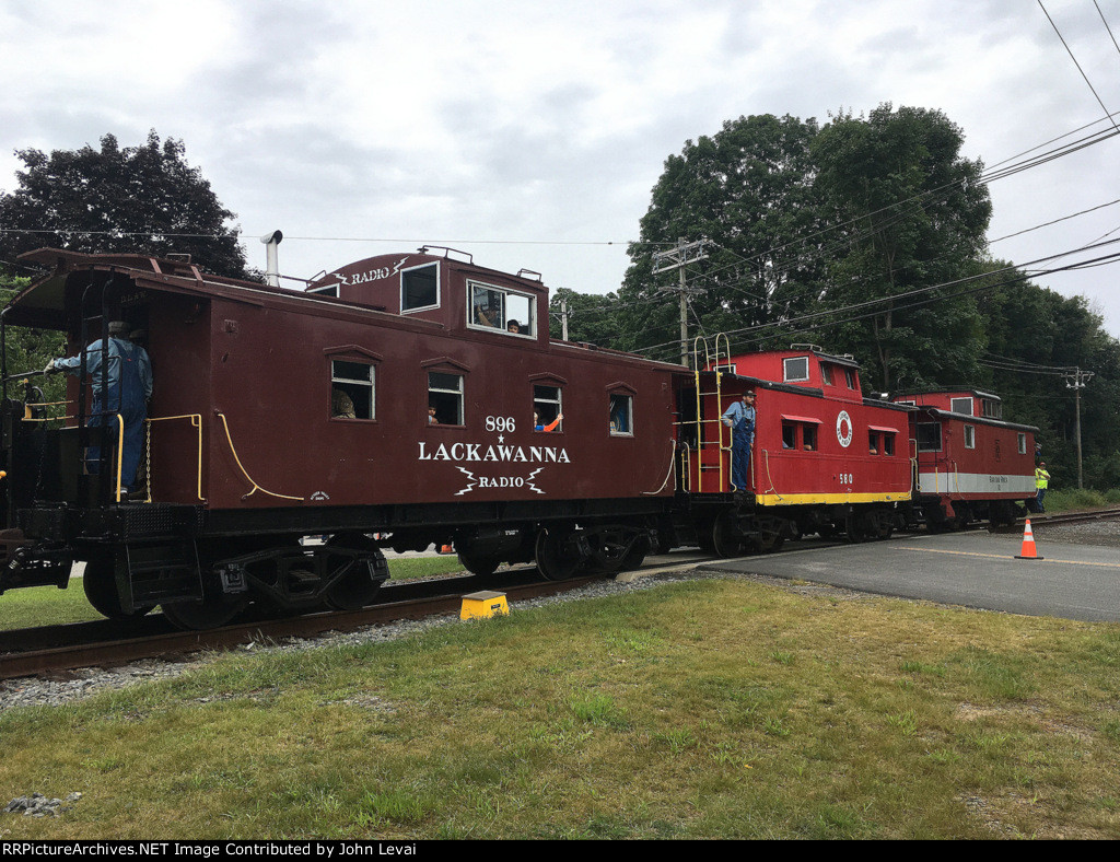 Cabooses on Chester Branch on the D&RR train