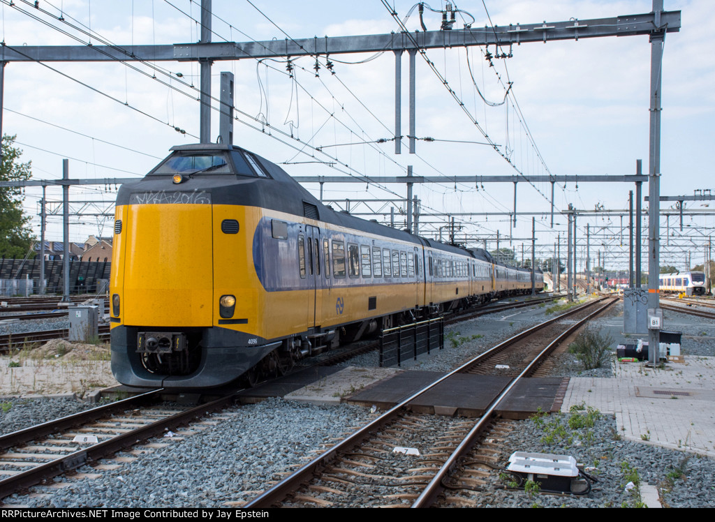 An Intercity train arrives at Utrecht Central