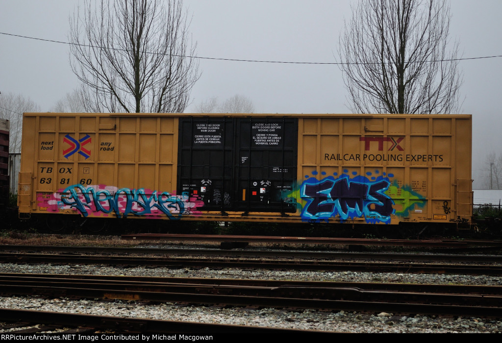 TBOX 638160 60-9 ft Double Door Excess Height Boxcar TTX (side B)