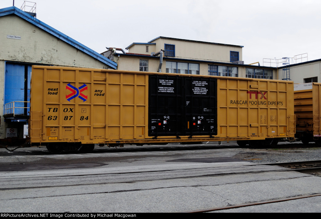TBOX 638784 60-9 ft Double Door Excess Height Boxcar TTX (side B)